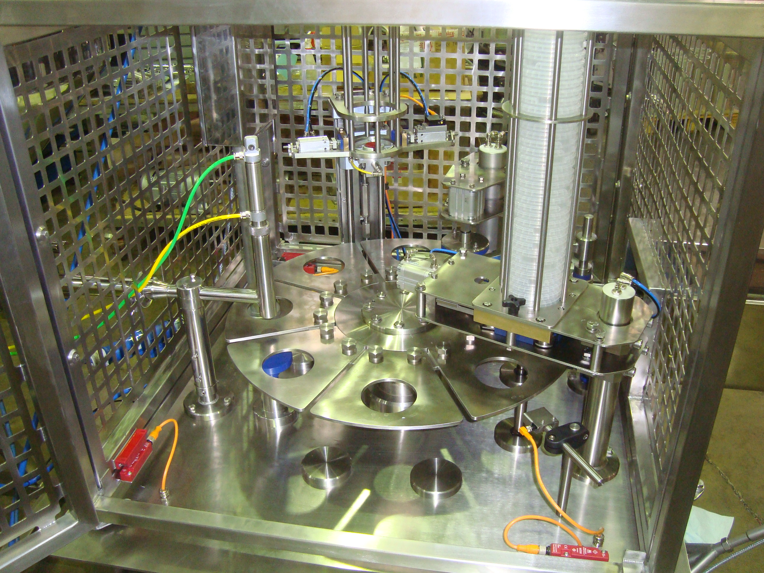 Rotary Pot Filling & Lidding Machine | Winyard Engineering