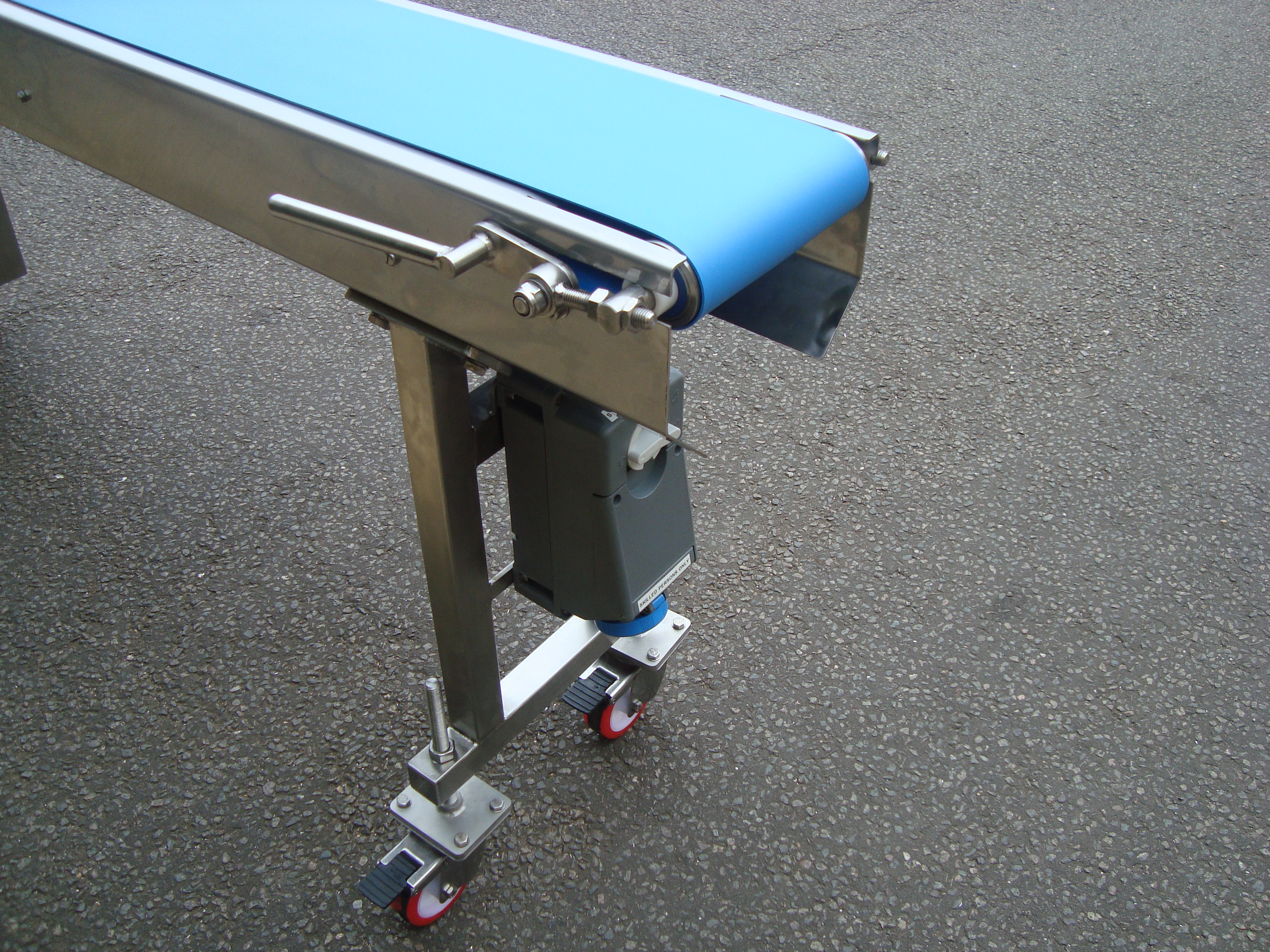 Flat Belt Conveyors | Winyard Engineering