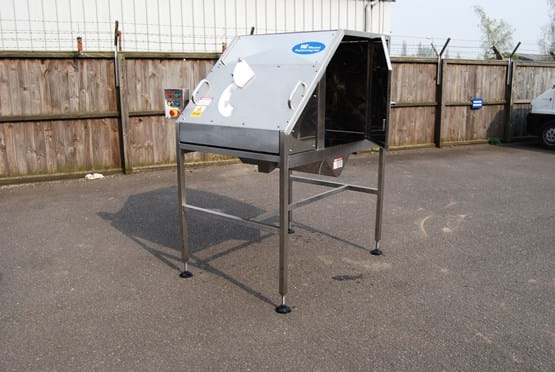 Carrot Topping & Slicing Machine | Winyard Engineering