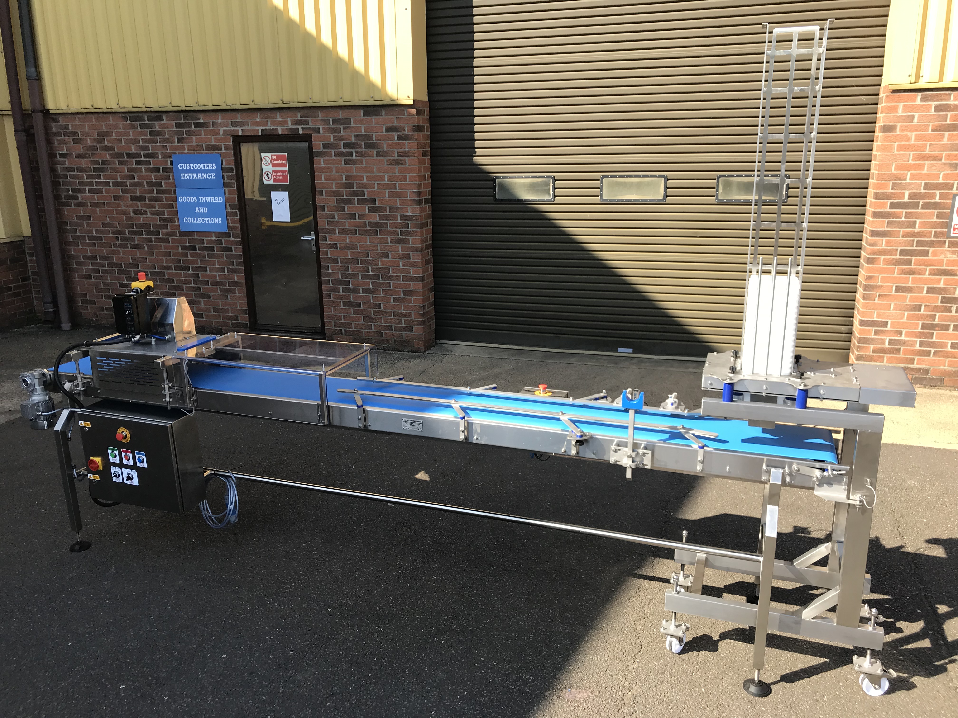 Flat Belt Conveyors | Winyard Engineering